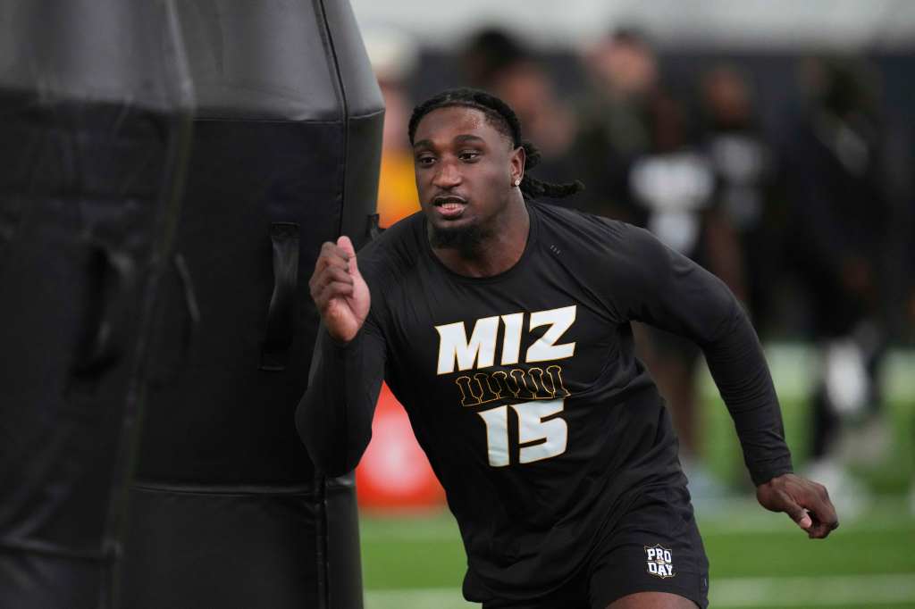 Broncos agree to terms with Missouri’s Johnny Walker Jr., 10 other ...